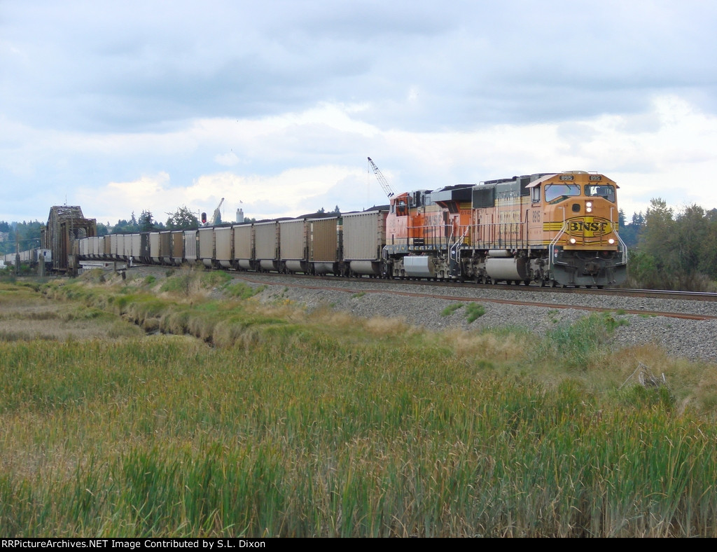 BNSF 8915 North